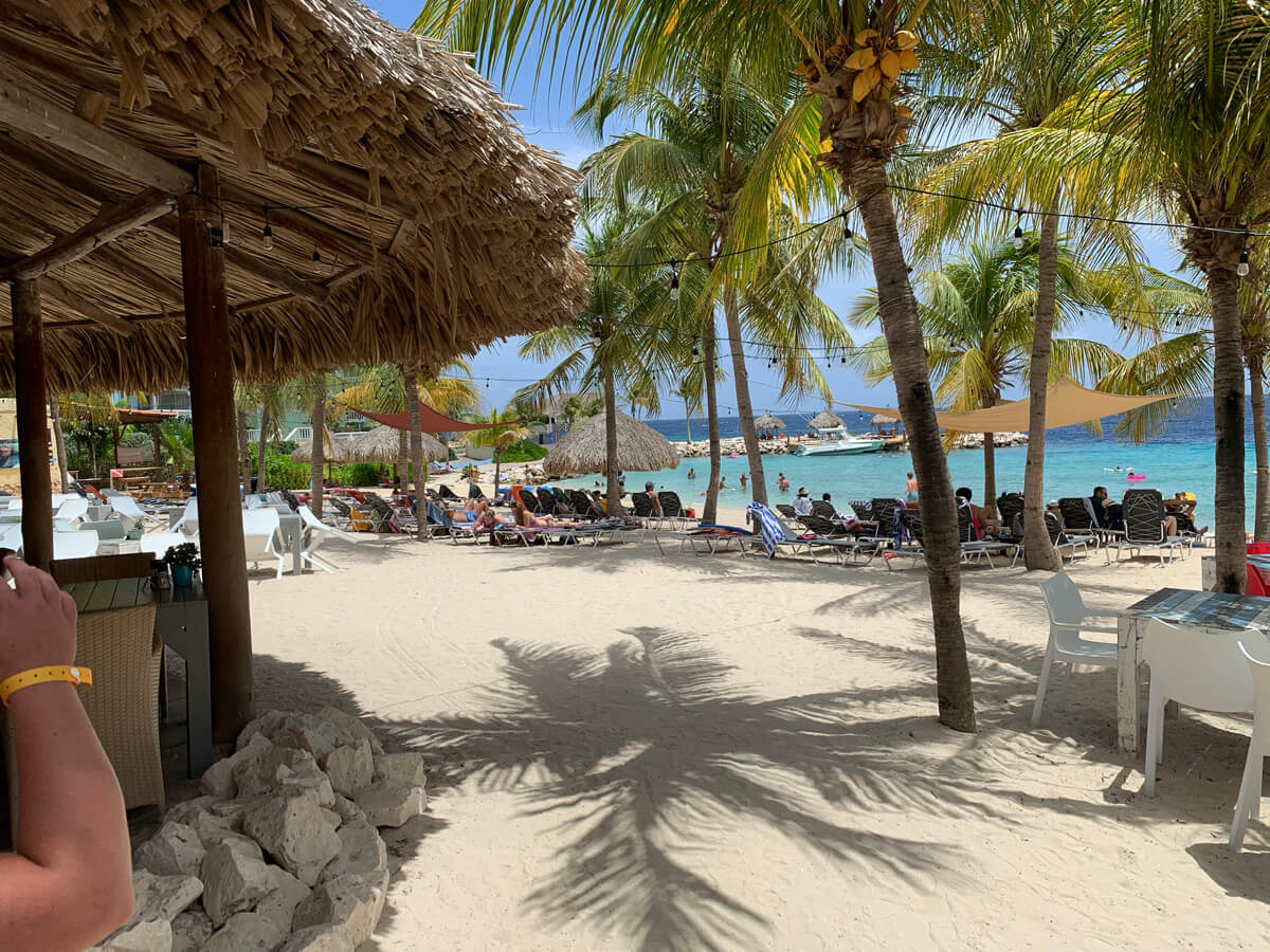 Blue Bay Beach (Blauwbaai) locatie, informatie & foto's ⋆ Curaçaogids